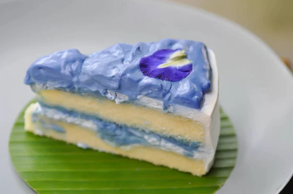 Butterfly pea flower cake Stock Photos, Royalty Free Butterfly pea ...