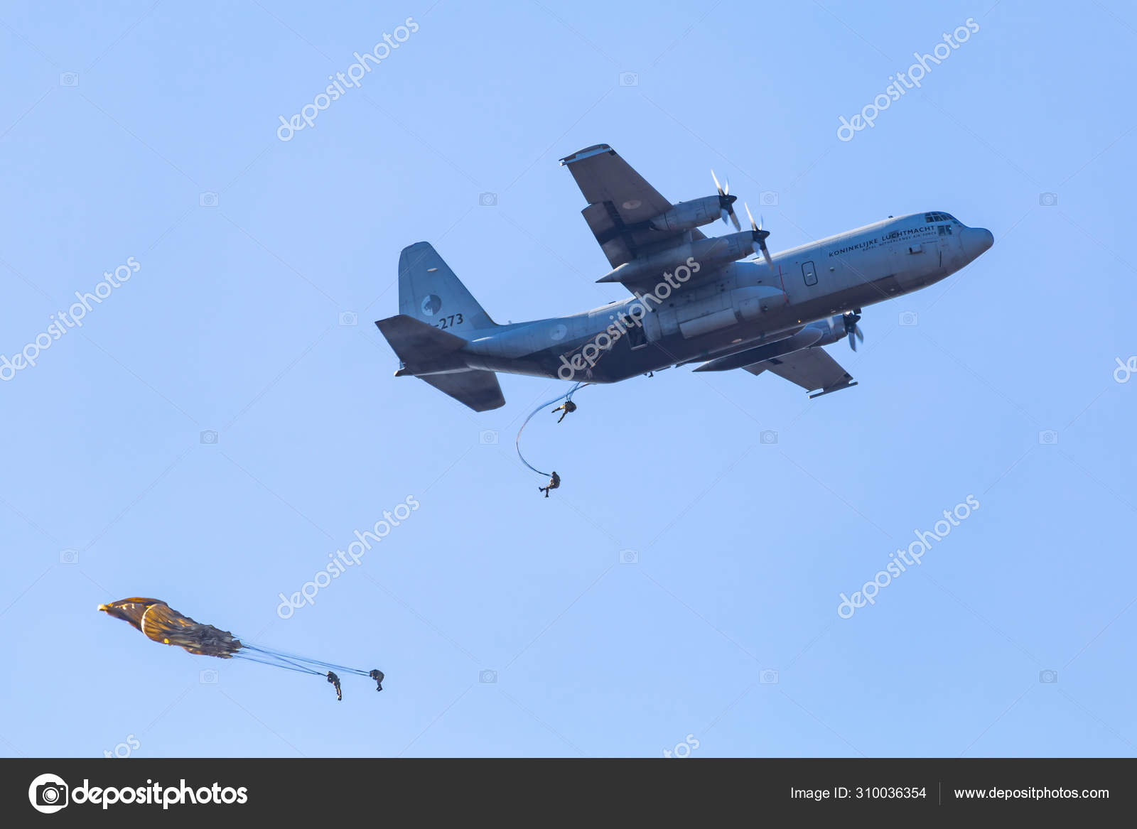 Dutch Airforce plane dropping paratroopers – Stock Editorial Photo ...