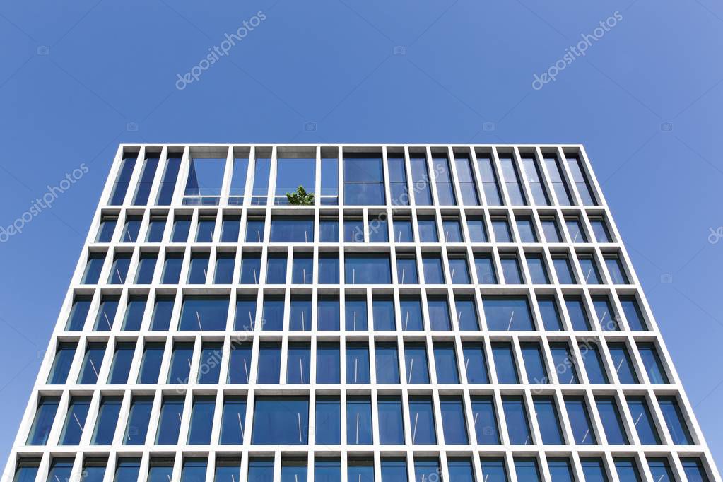 Aarhus, Dinamarca - 8 de junio de 2018: Edificio de oficinas de Bestseller y sede central en ...