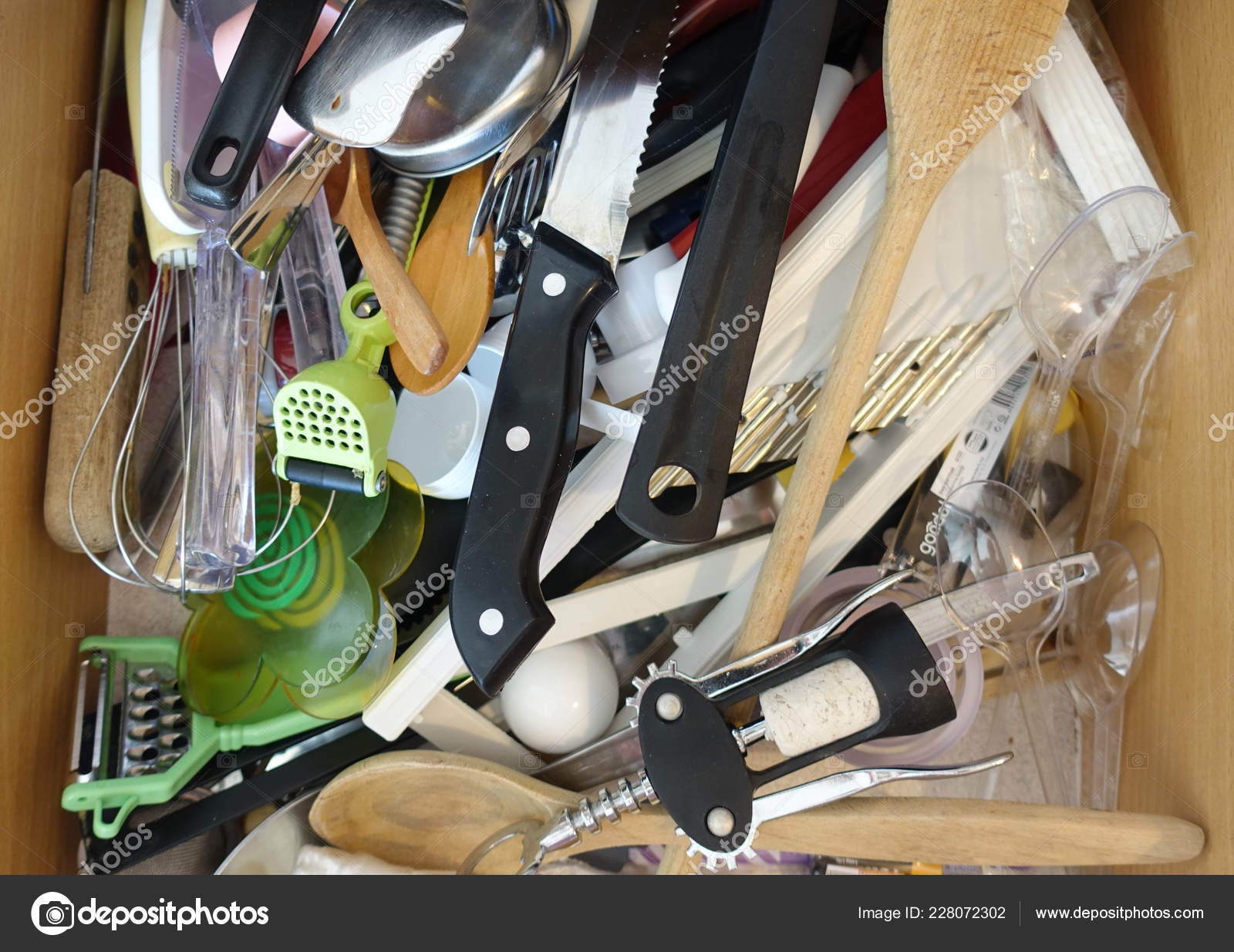 Messy Kitchen Drawer Untidy Kitchen Stock Photo by ©catsence 228072302