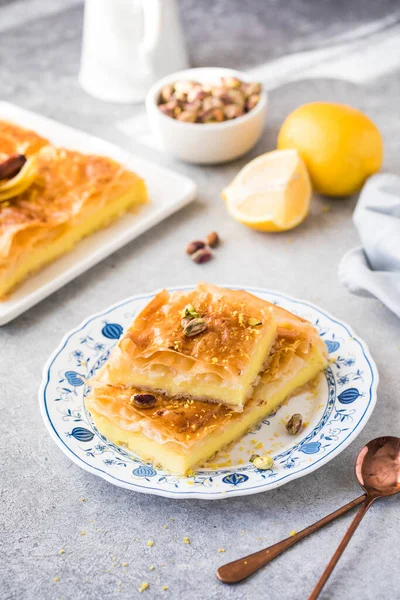 Postres griegos Stock Photos, Royalty Free Postres griegos Images ...