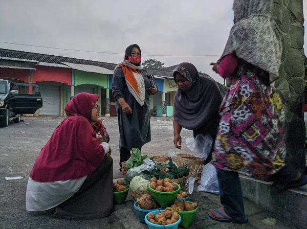 Community gathering Stock Photos, Royalty Free Community gathering ...