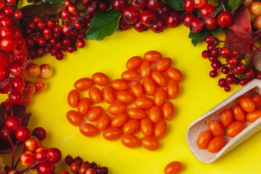 Coenzima Q 10 pastillas presentadas en forma de corazón. Composición de ...