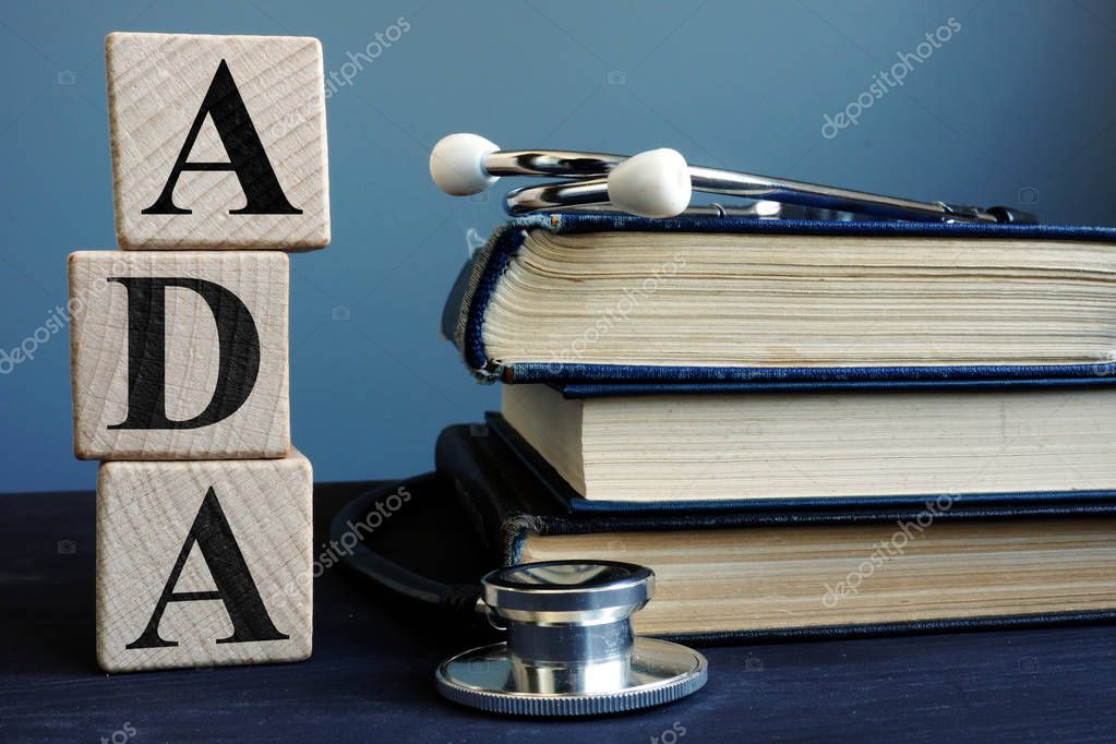 Word ADA Ley de Estadounidenses con Discapacidades de cubos y libros. 2022