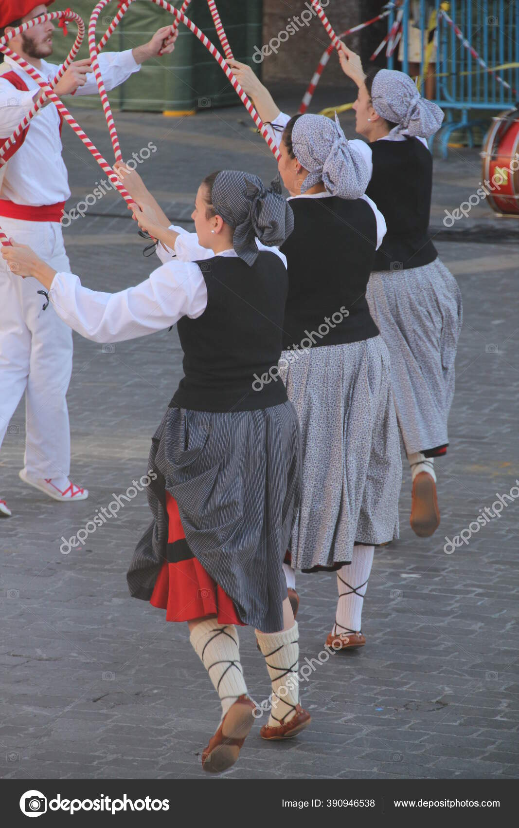 Traditional Basque Dance Folk Festival — Stock Editorial Photo © Gorazarre #390946538