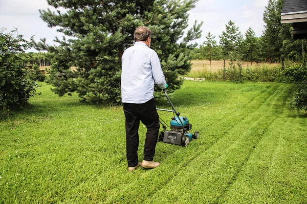 Man landscaping Stock Photos, Royalty Free Man landscaping Images ...