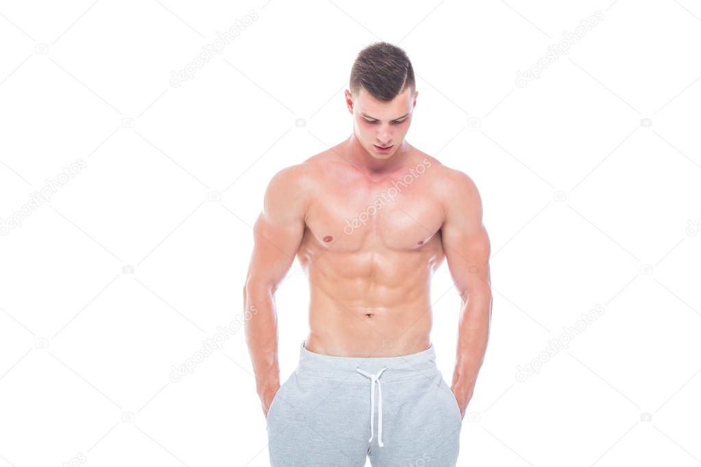 Strong Athletic Man Modelo Fitness que muestra su cuerpo perfecto ...