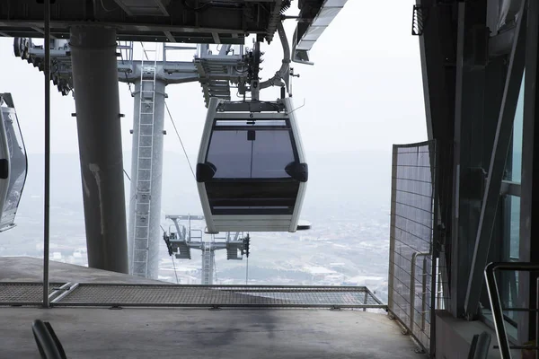 Ascenseurs de gondole Stock Photos, Royalty Free Ascenseurs de gondole ...