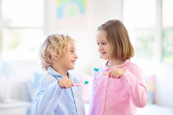 Child brushing teeth. Kids with toothpaste, brush. — Stock Photo ...