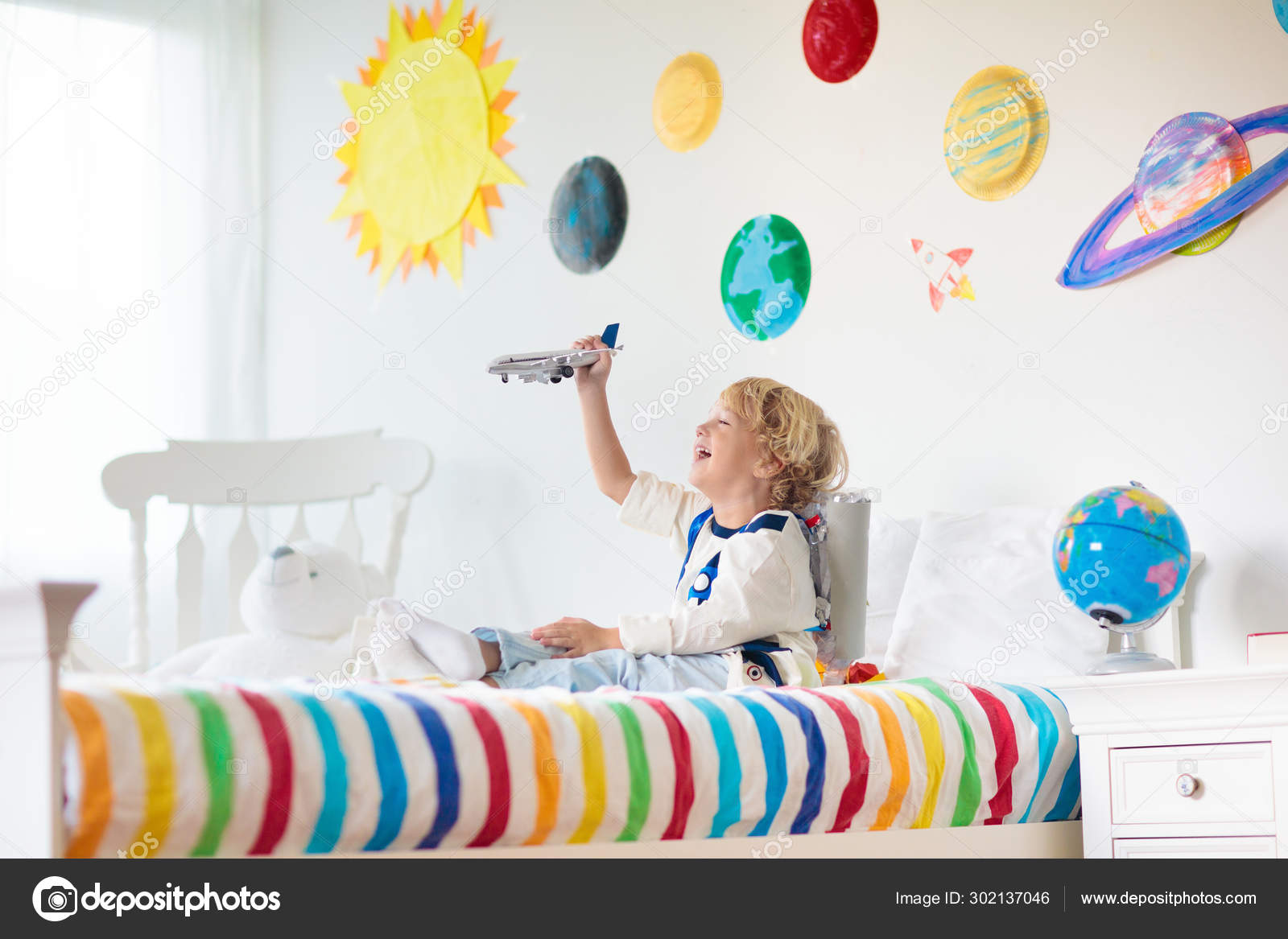 Kids play astronaut. Space and planet child game. — Stock Photo ...