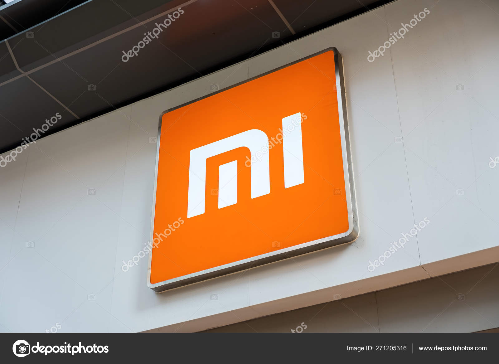 Xiaomi brand logo seen in Mong Kok, Hong Kong. — Stock Editorial Photo ...