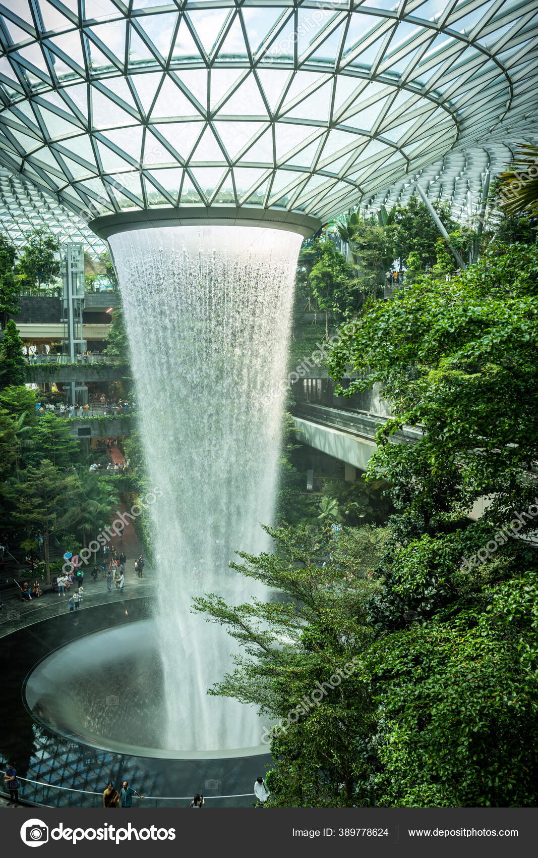 Indoor Waterfall Located Jewel Changi Airport — Stock Editorial Photo ...