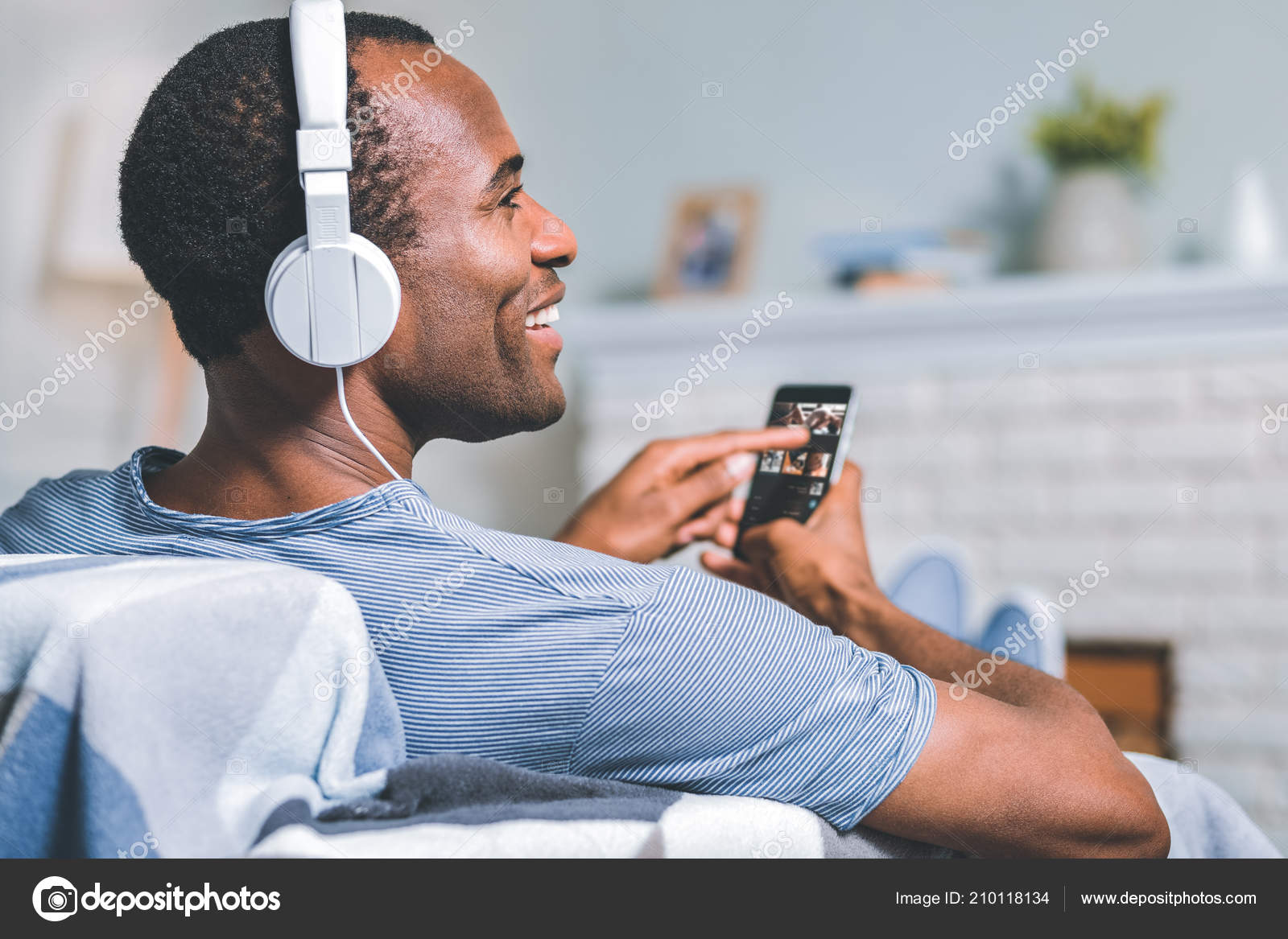 Young man smiling — Stock Photo © Dmyrto_Z #210118134