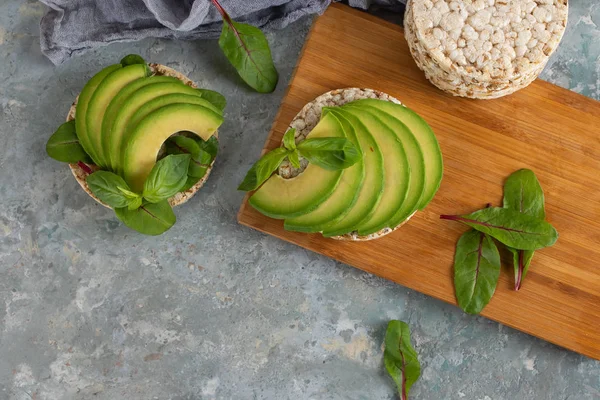 Crispy Rice Cakes Sliced Avocado Stock Photo by ©tytbil88 243237316