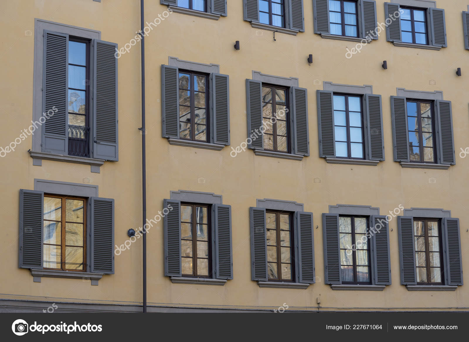 Windows Houses Old Houses Rome Italy Beautiful Building — Stock Photo ...