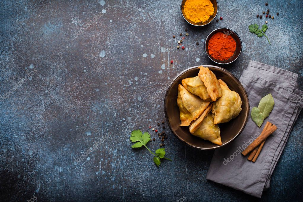 Indian baked stuffed pastry samosa — Stock Photo © somegirl #272210946