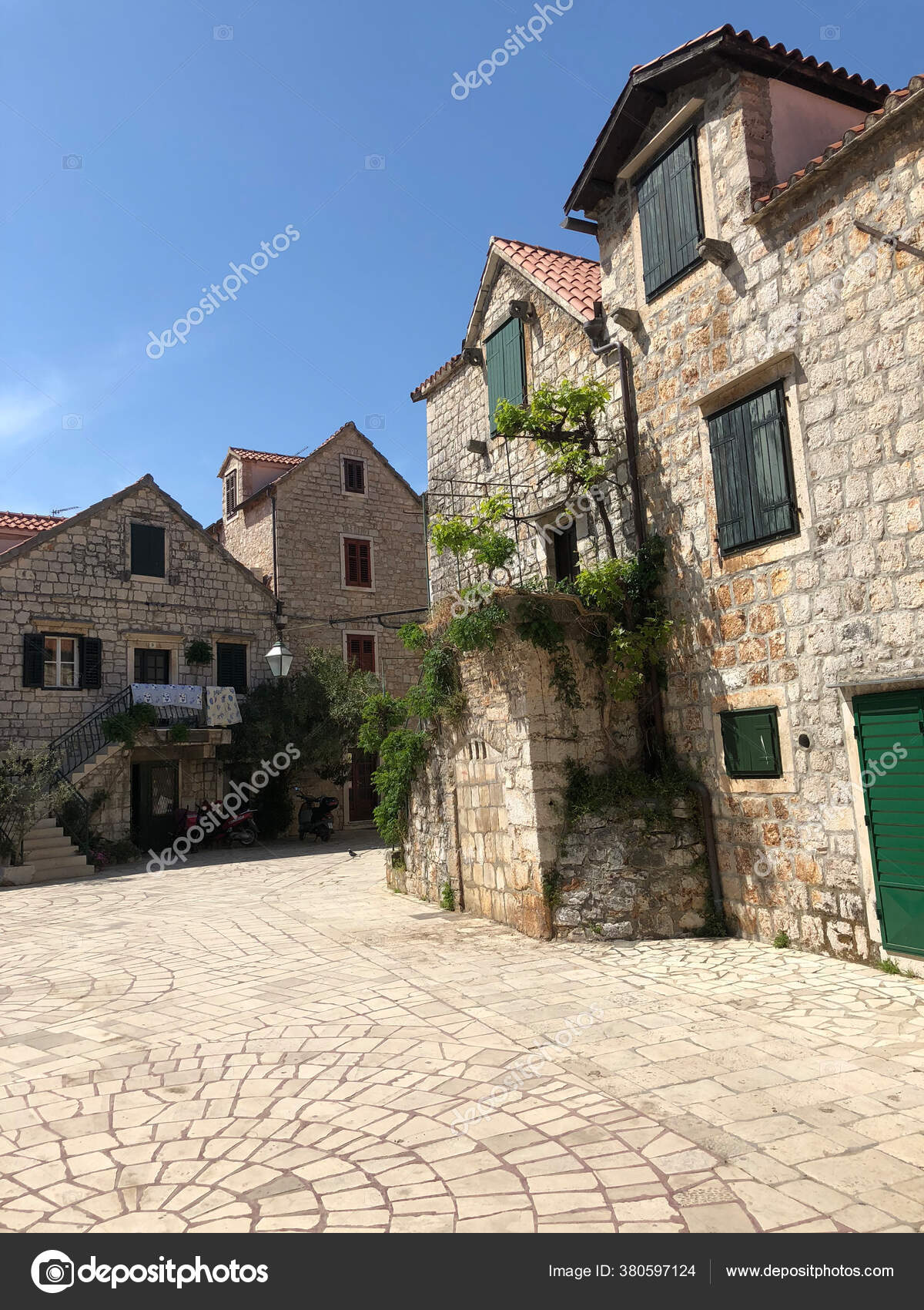 Old Town Stari Grad Croatia — Stock Photo © TravelTelly #380597124