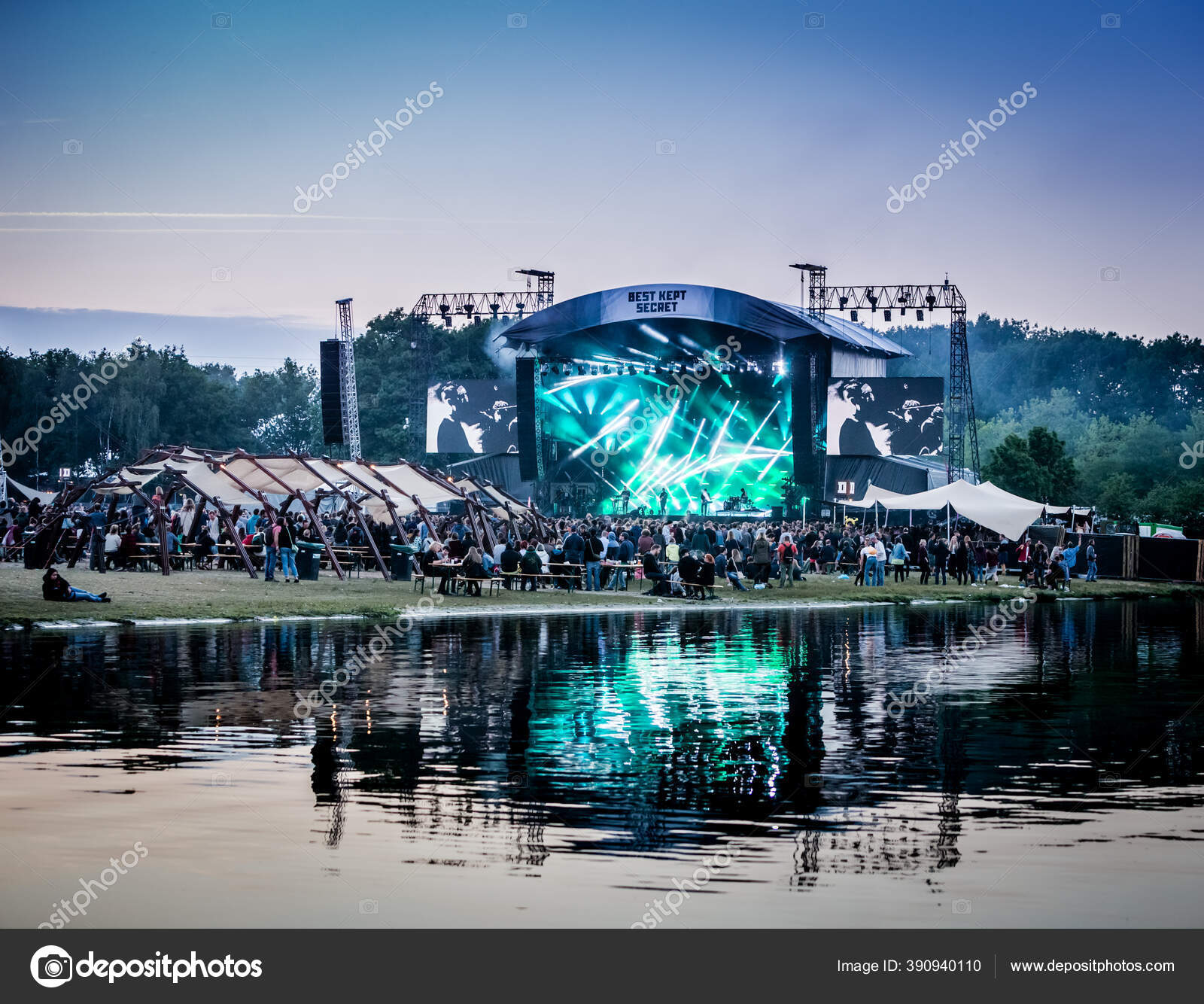 Alt Performing Stage Music Festival — Stock Editorial Photo ...