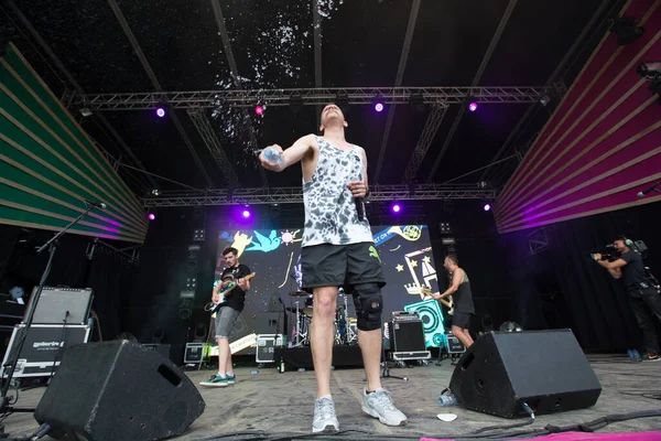 Parrow Stock Photos, Royalty Free Parrow Images | Depositphotos