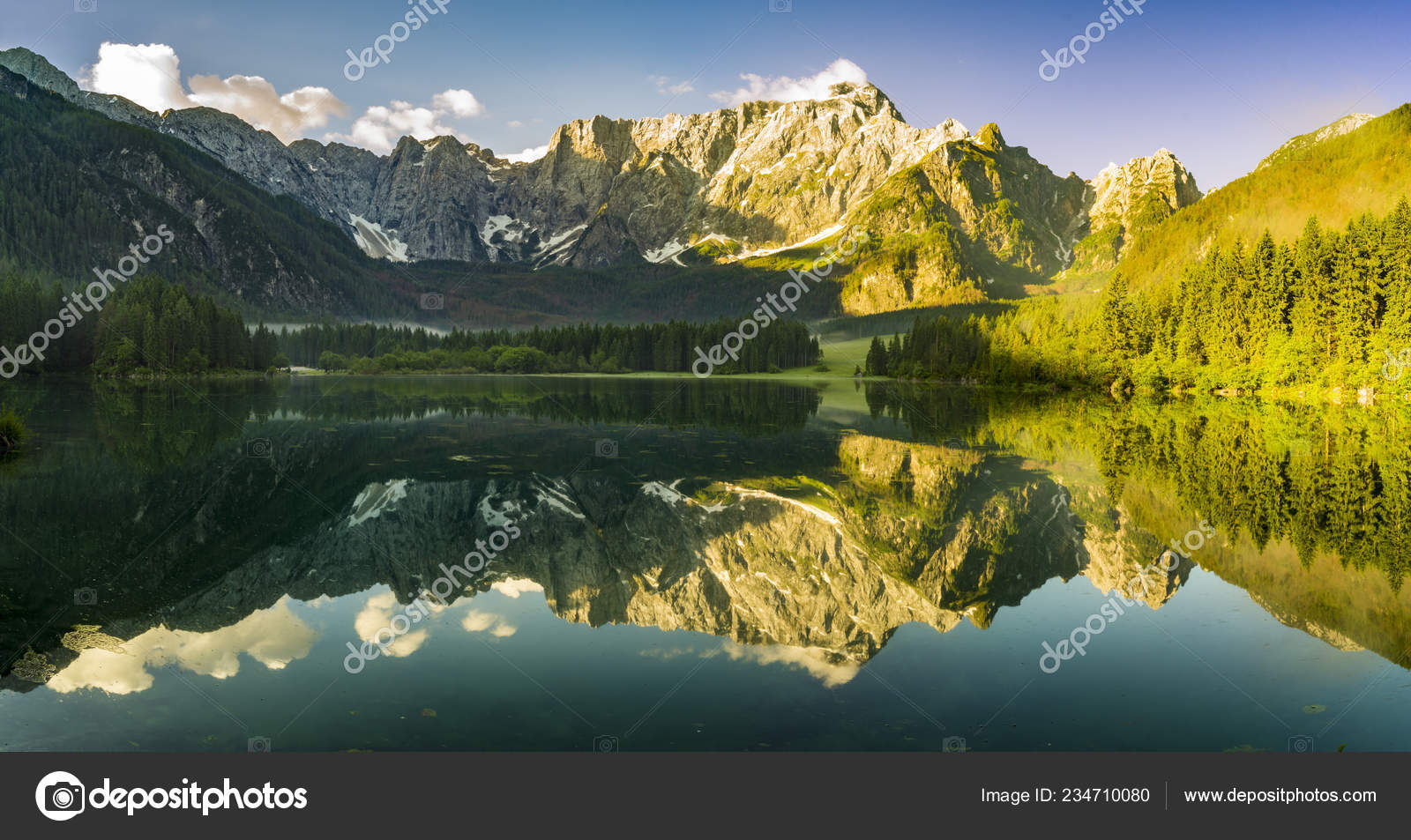 Scenic View Sunrise Alpine Lake — Stock Photo © MikeMareen #234710080