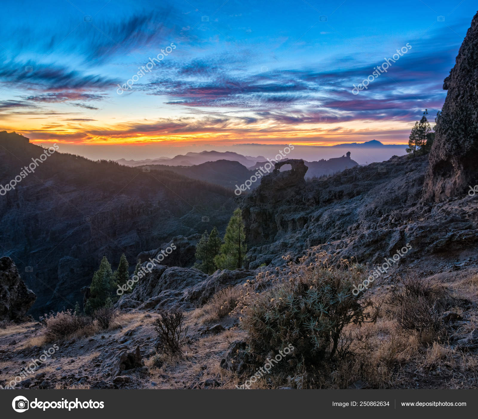 Spectacular Sunset Roque Nublo Mountain Gran Canaria Background Visible ...