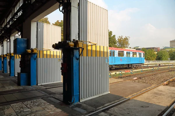 Shipping container rail Stock Photos, Royalty Free Shipping container ...