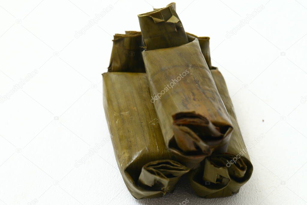 arem-arem o lemper es comida tradicional de java. Arem-arem hecho de ...