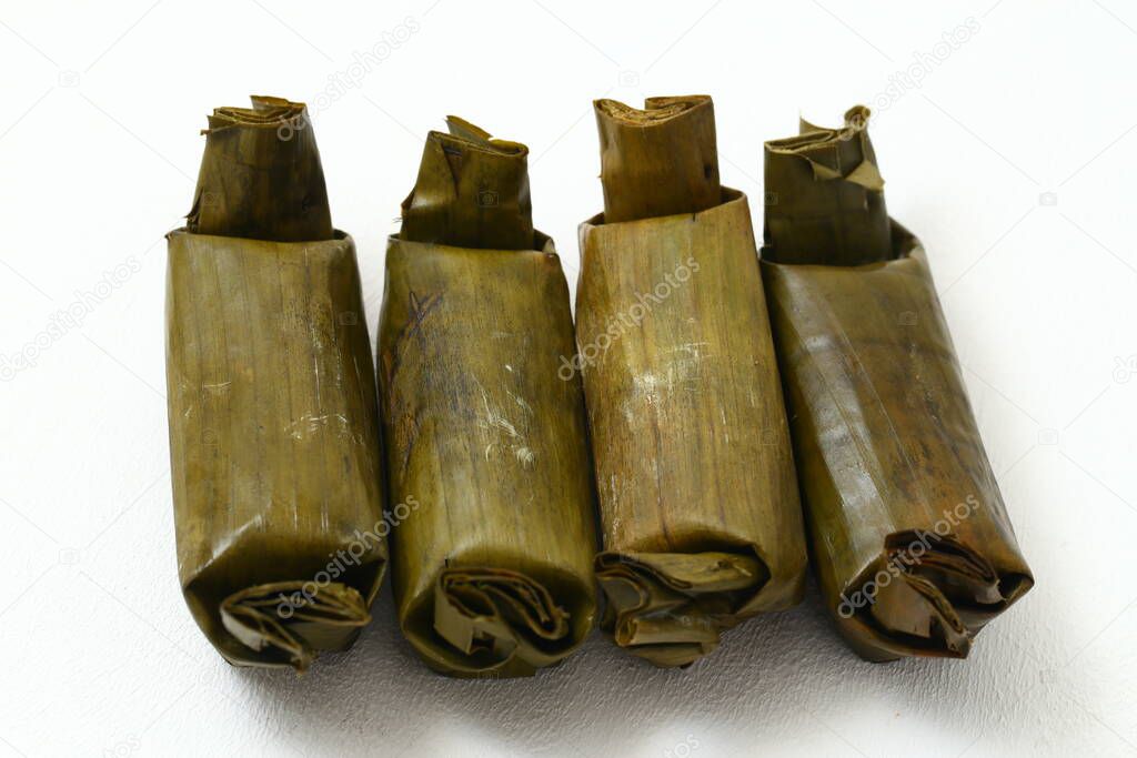 arem-arem o lemper es comida tradicional de java. Arem-arem hecho de ...