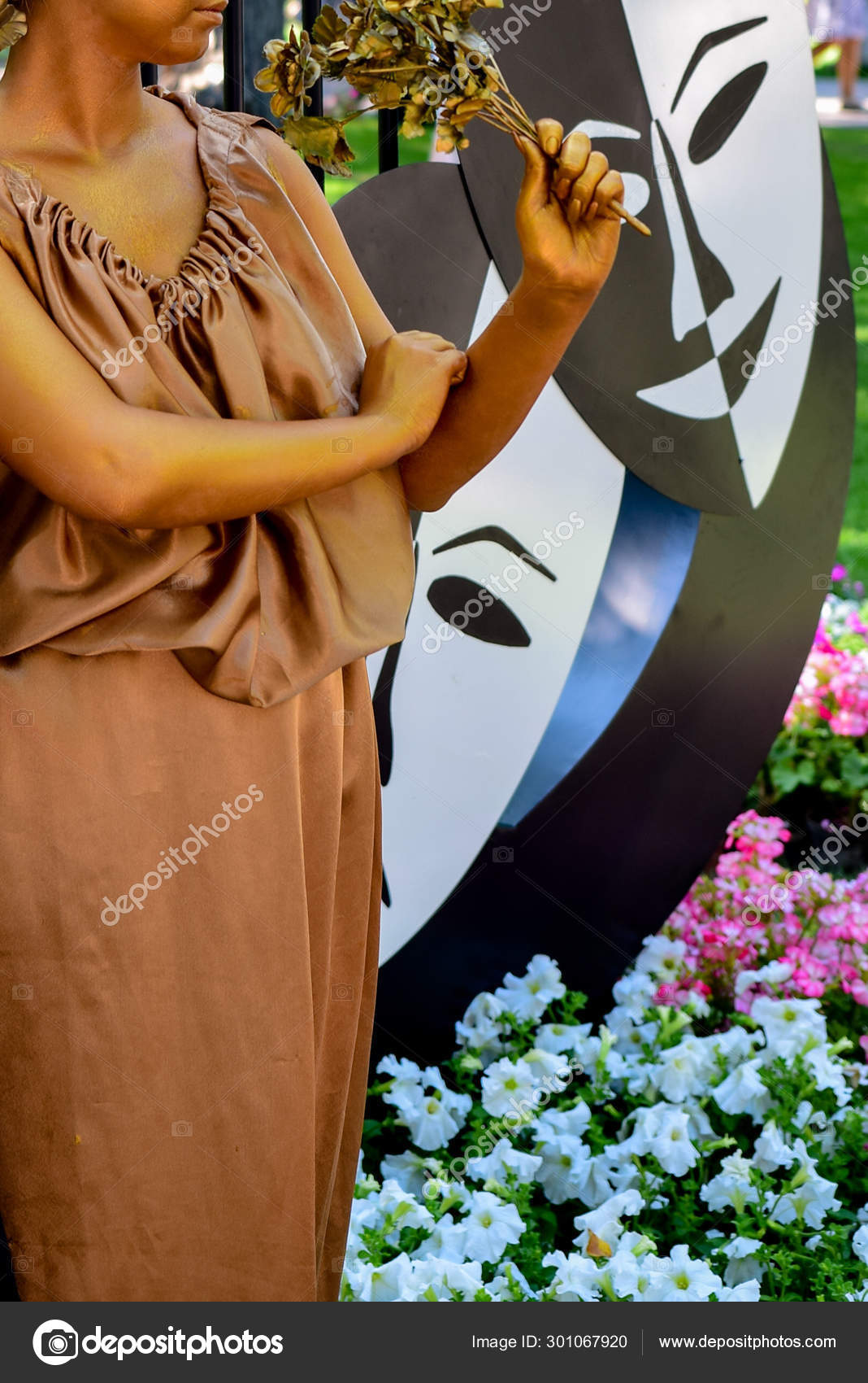 Girl Life Figure Featuring Ancient Bronze Statue — Stock Photo ...
