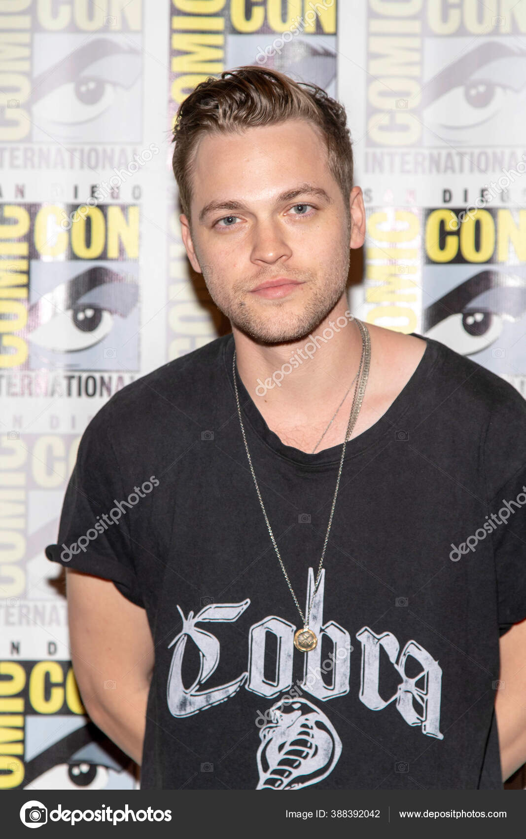 Alexander Calvert Attends 2019 Comic Con International Cw's ...