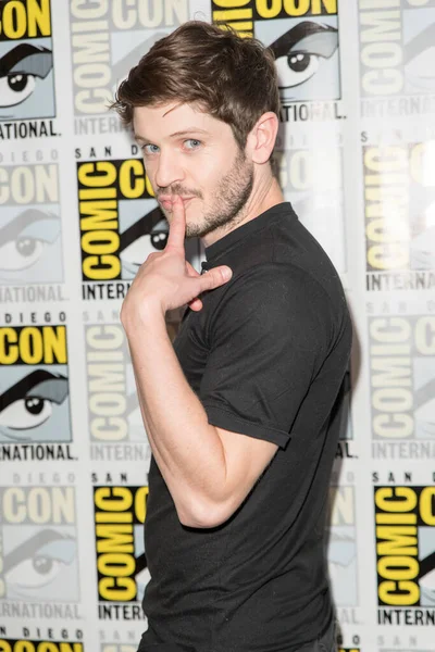 Iwan rheon images libres de droit, photos de Iwan rheon | Depositphotos