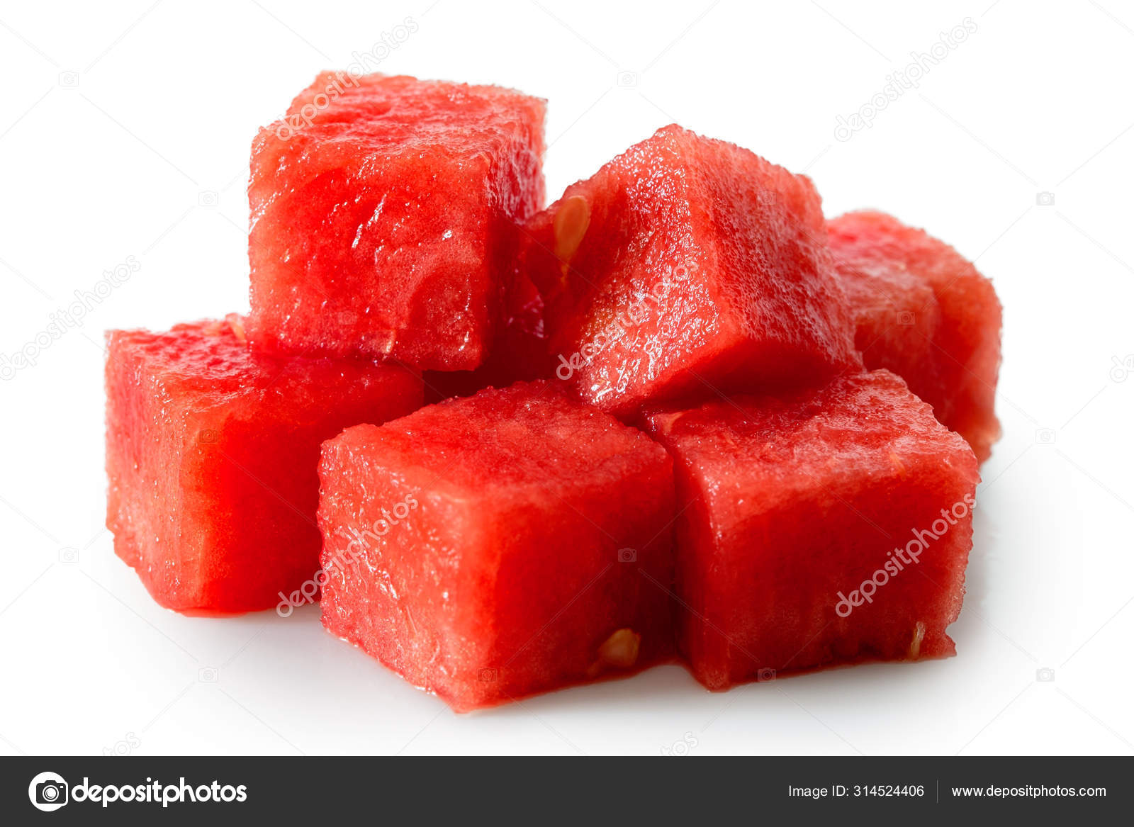 Montón de cubos de sandía sin semillas aislados en blanco . — Foto de ...
