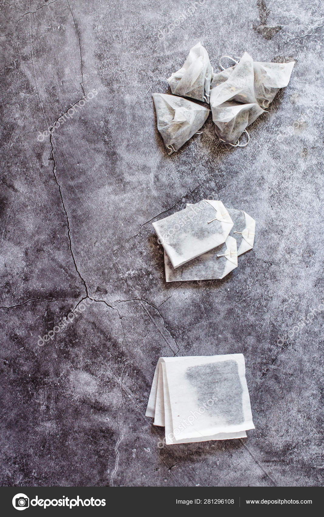 Pyramid and rectangle shaped tea bag mock up set on gray backgr Stock ...