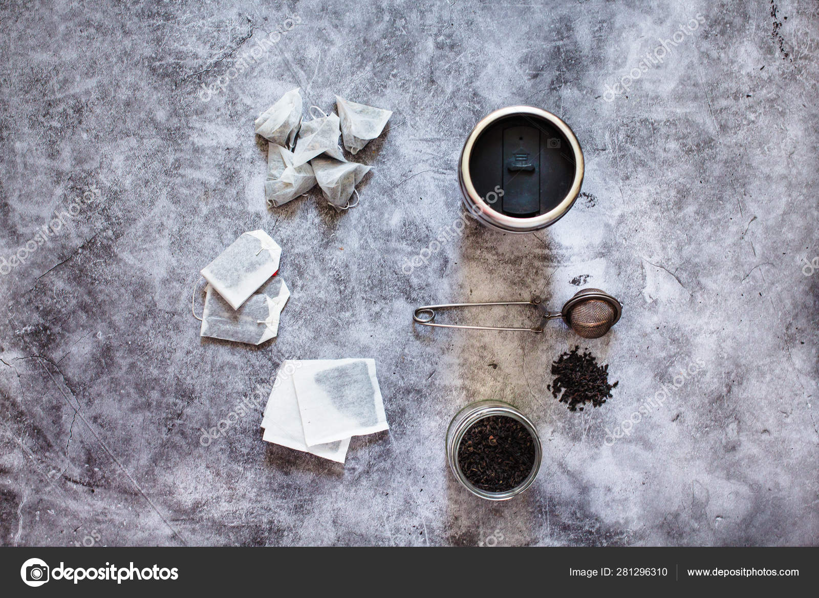 Pyramid and rectangle shaped tea bag mock up set on gray backgr Stock ...