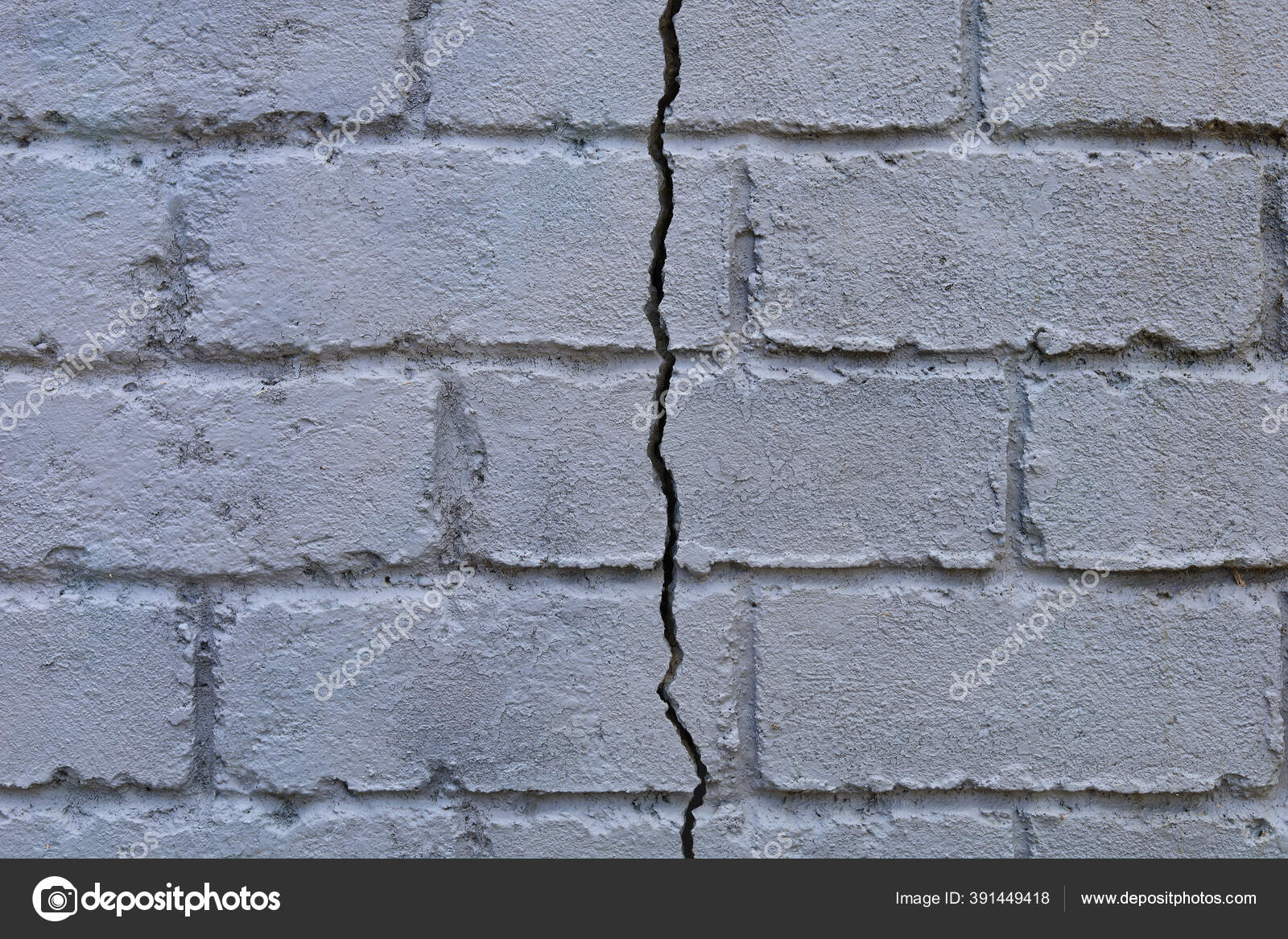 Large Crack Wall House Background Stock Photo by ©luckyuran 391449418