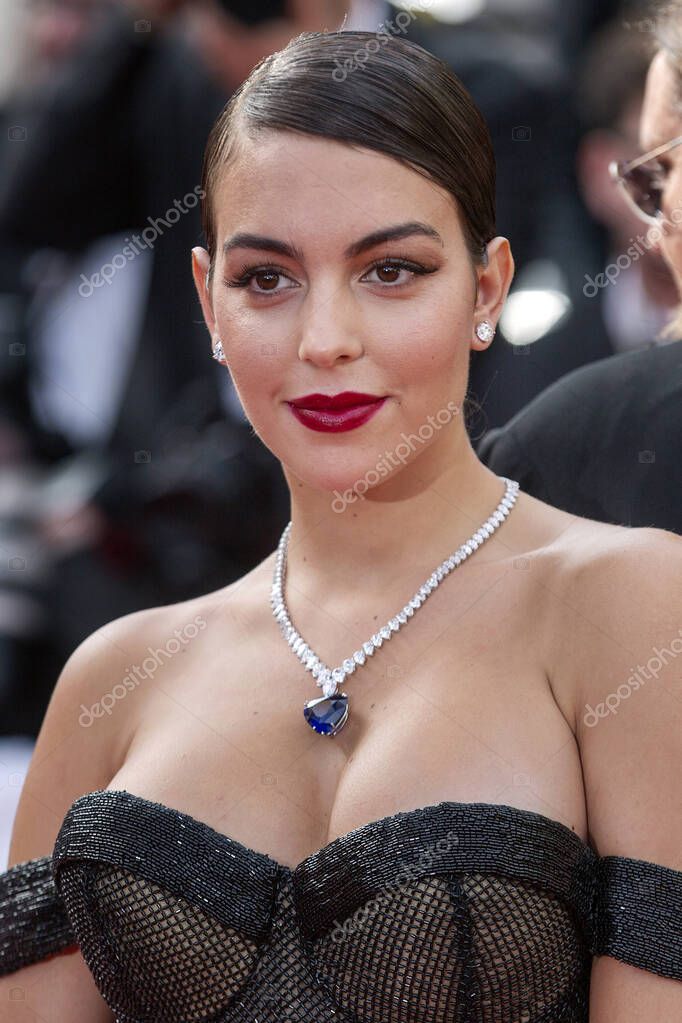 CANNES, FRANCIA - 21 DE MAYO: Georgina Rodr guez asiste al estreno de la pel cula "Once Upon A ...