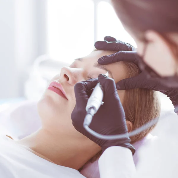 Microblading eyebrows Stock Photos, Royalty Free Microblading eyebrows ...