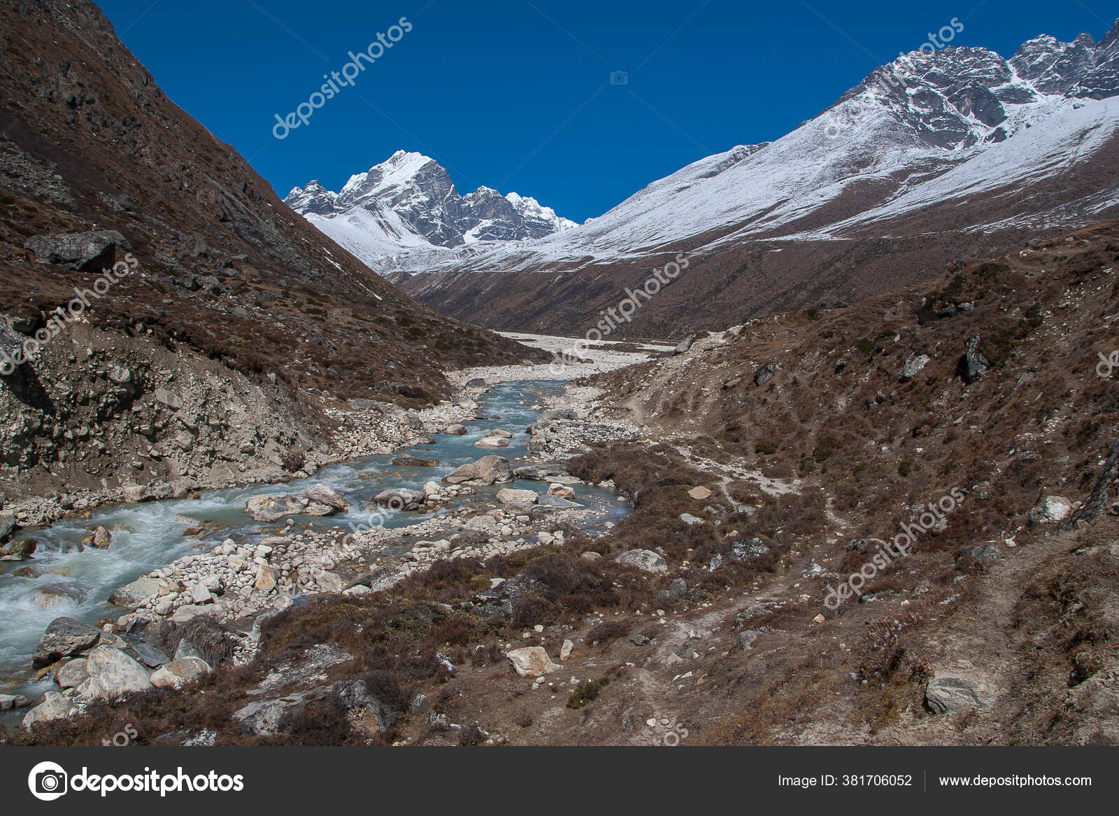 Pheriche Nepal Circa October 2013 View Himalayas Awi Peak Pheriche ...
