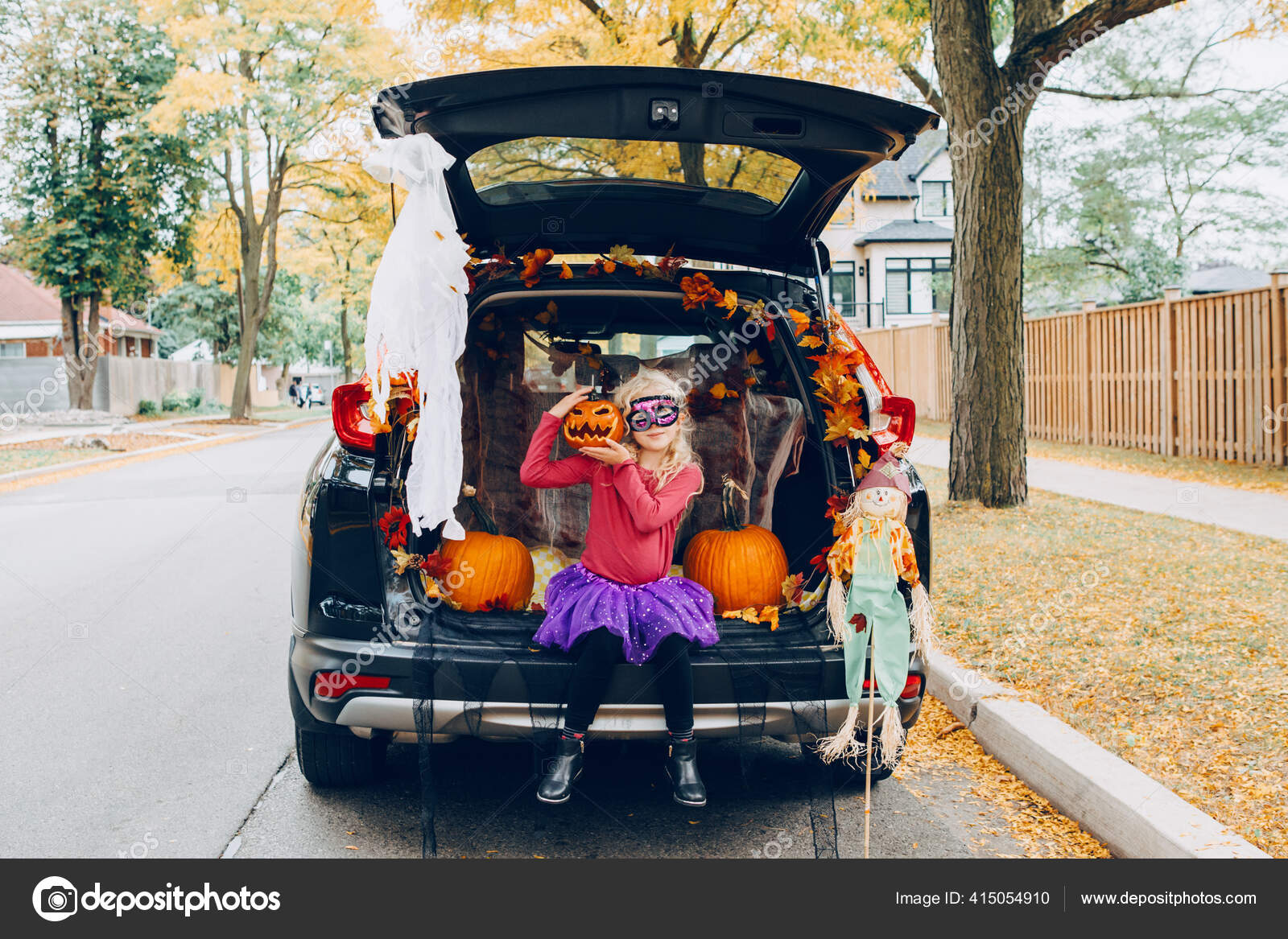 Trick Trunk Child Girl Celebrating Halloween Trunk Car Kid Red — Stock ...