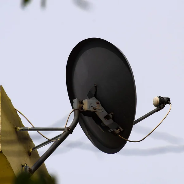 Spacex starlink satellite dish kit Stock Photos, Royalty Free Spacex starlink satellite dish kit ...