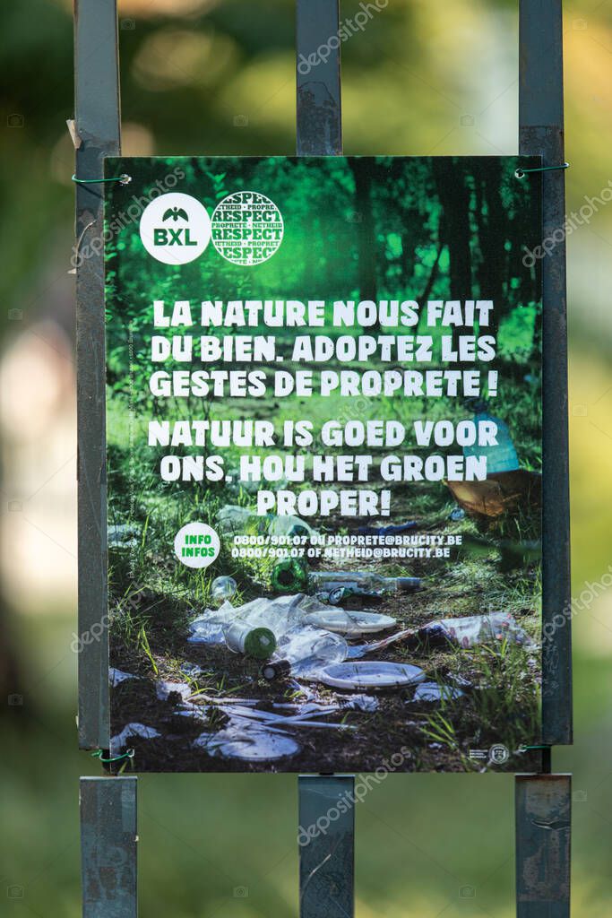 Bruselas, Bélgica - 14 de septiembre de 2020: detalles de un cartel que ...