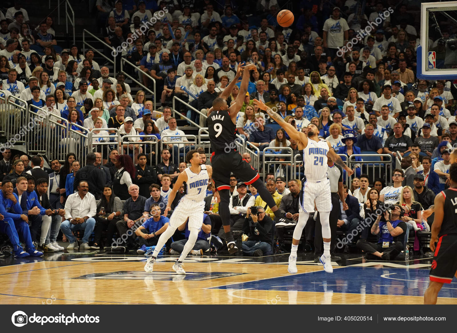 Orlando Magic Hosts Toronto Rapters Nba Playoff Amway Arena Orlando ...