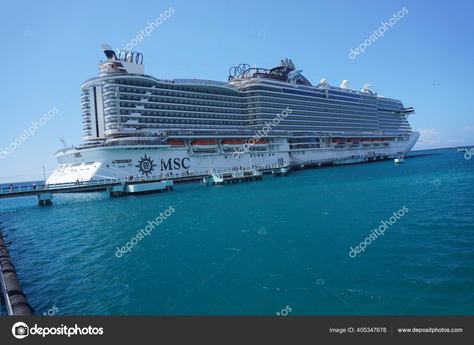View Big Docked Cruise Ship Pier — Stock Editorial Photo ...