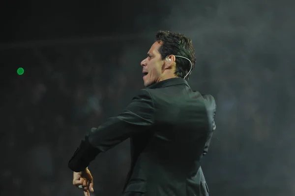 Dos te canto lance Stock Photos, Royalty Free Dos te canto lance Images ...