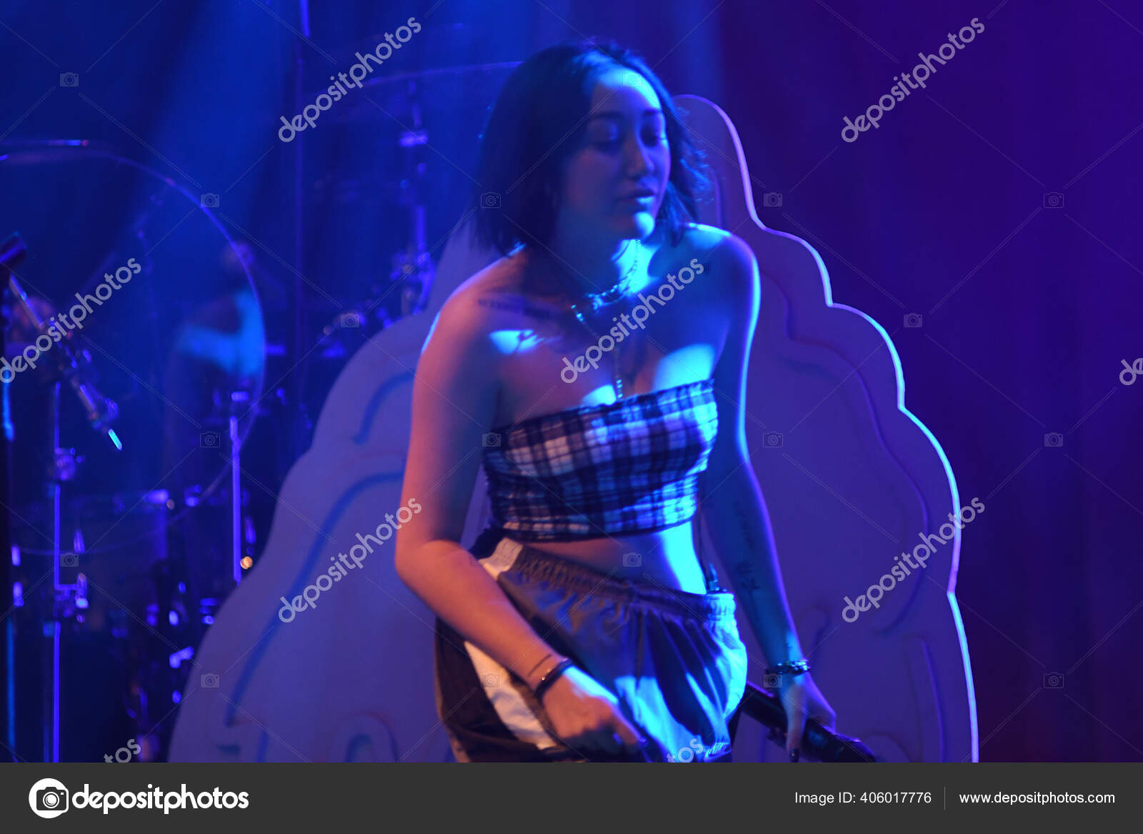 Noah Cyrus Her First Tour Performs Beacham Orlando Florida September ...