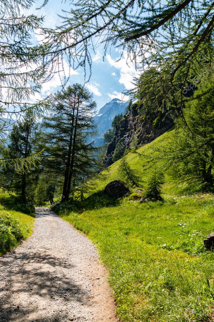 Panoramas de montaña en Alpe Devero, Baceno, Alpes lepontinos, Ossola ...
