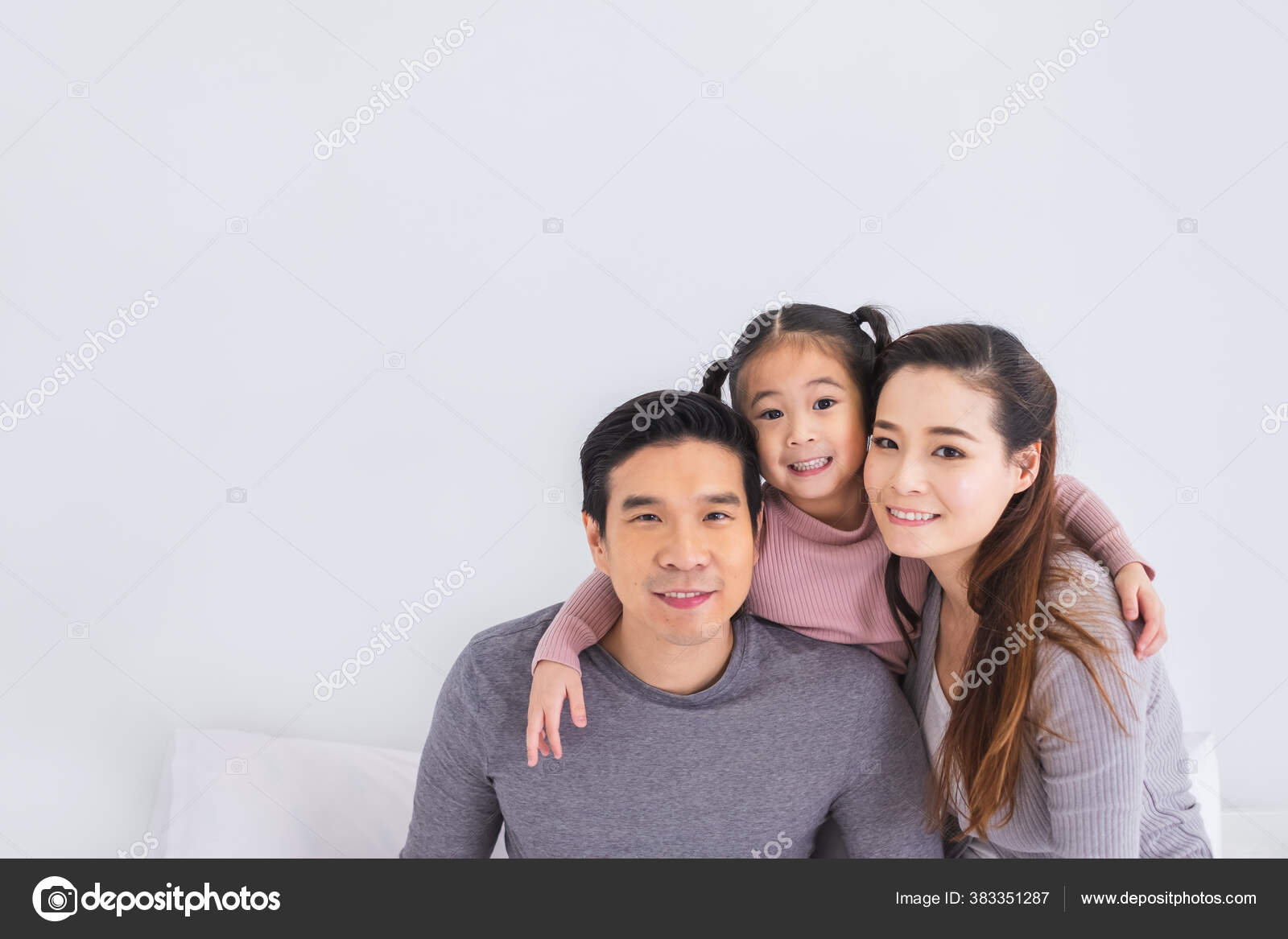 Portrait Happy Asian Family White Background Stock Photo by ©Nattakorn 383351287
