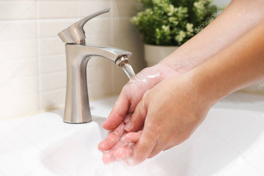 Lavarse las manos con agua y jabón, limpiar y proteger de suciedad ...