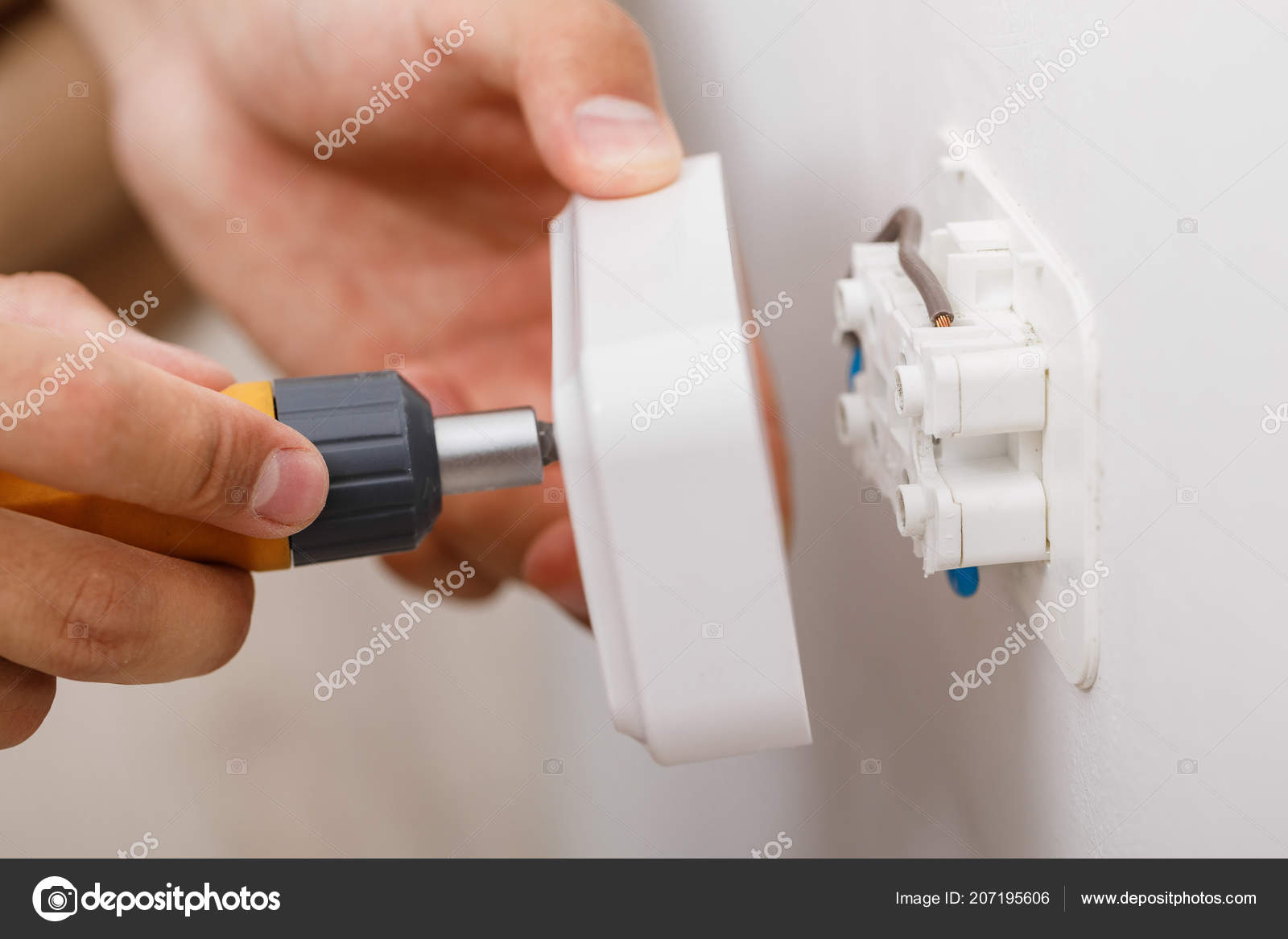 Electrician installing electrical socket — Stock Photo © erstudio ...