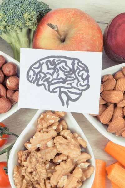 Drawing of brain and healthy food for power and good memory, nutritious ...
